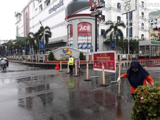 Pekanbaru, (GM) — Ketua DPRD Kota Pekanbaru Ir Nofrizal MM mengkritisi ... Pekanbaru, (GM) — Ketua DPRD Kota Pekanbaru Ir Nofrizal MM mengkritisi ...